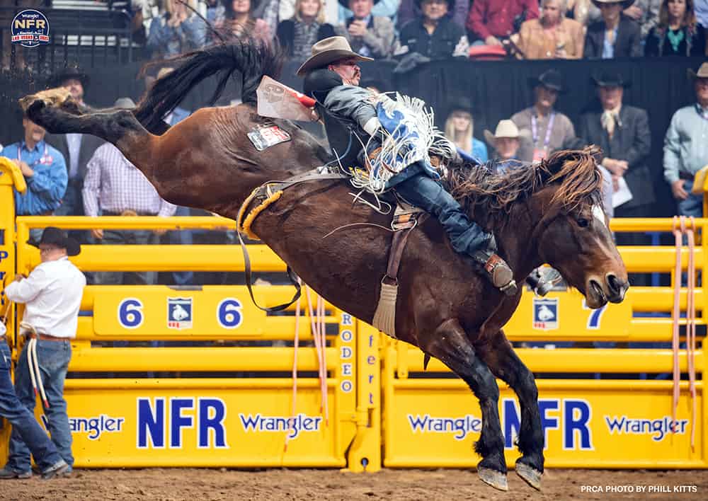 Larsen Wins Round 6 at WNFR - Newsarc Larsen Wins Round 6 at WNFR - Newsarc
