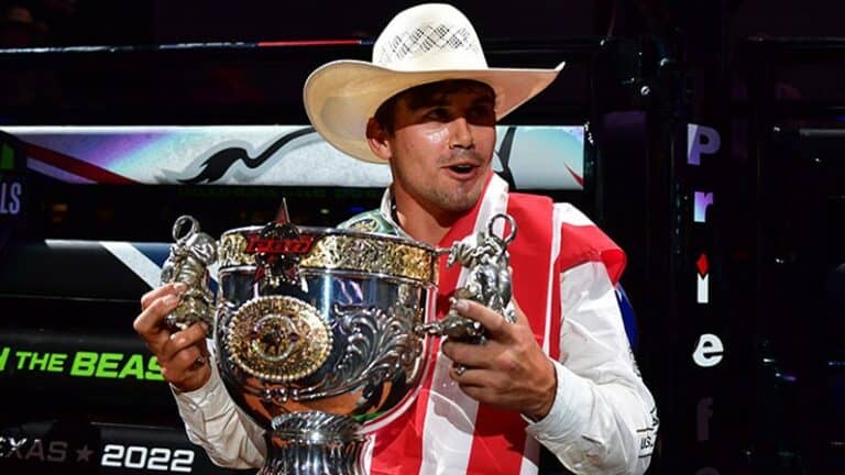 #InCaseYouMissedIt: Daylon Swearingen Wins 2022 PBR World Championship ...
